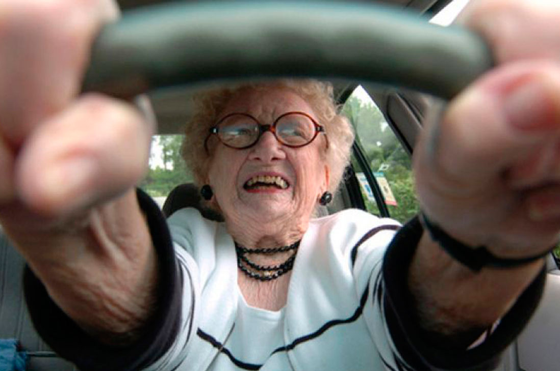 Viral: "Abuela rápida y furiosa" - INFOGATE