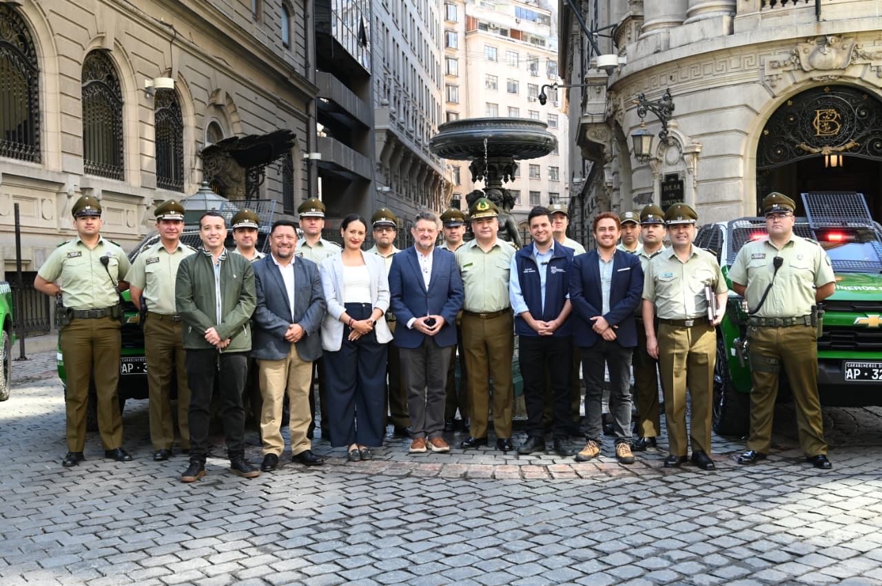 Gobierno Regional entrega vehículos blindados a Carabineros y alcalde ...